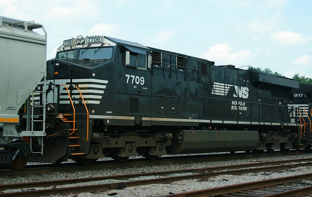 NS 7709